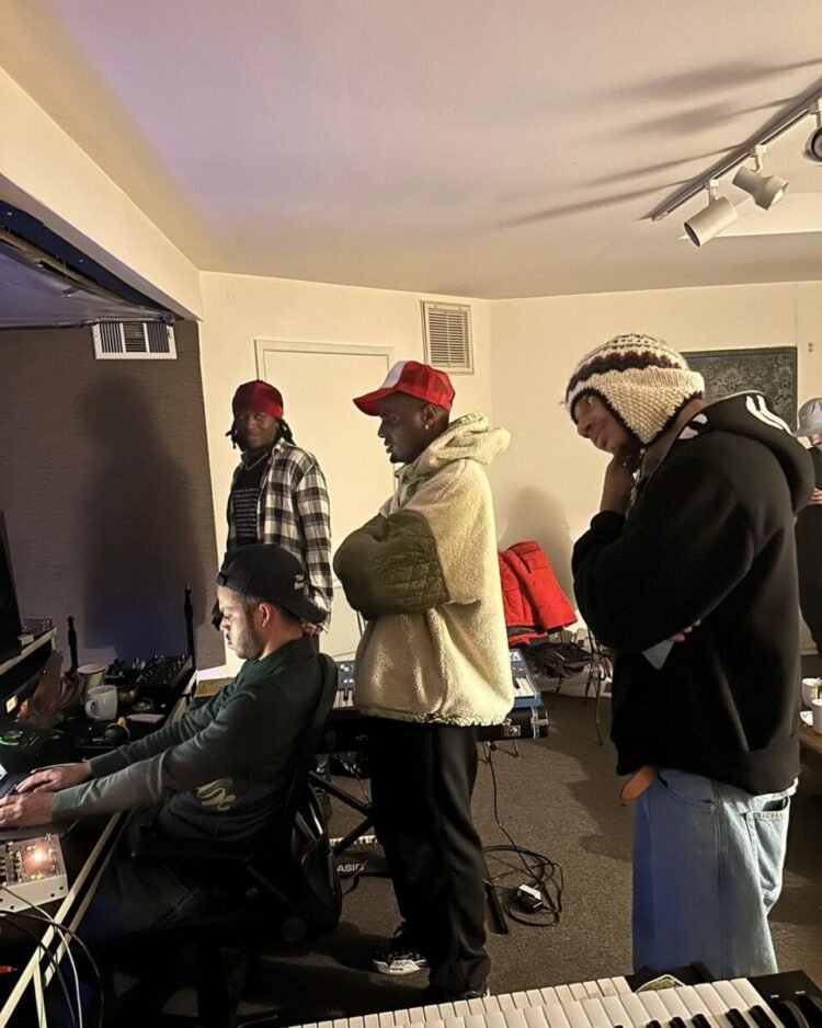 Derek grava música com UnoTheActivist nos EUA; Rapper também prepara ...